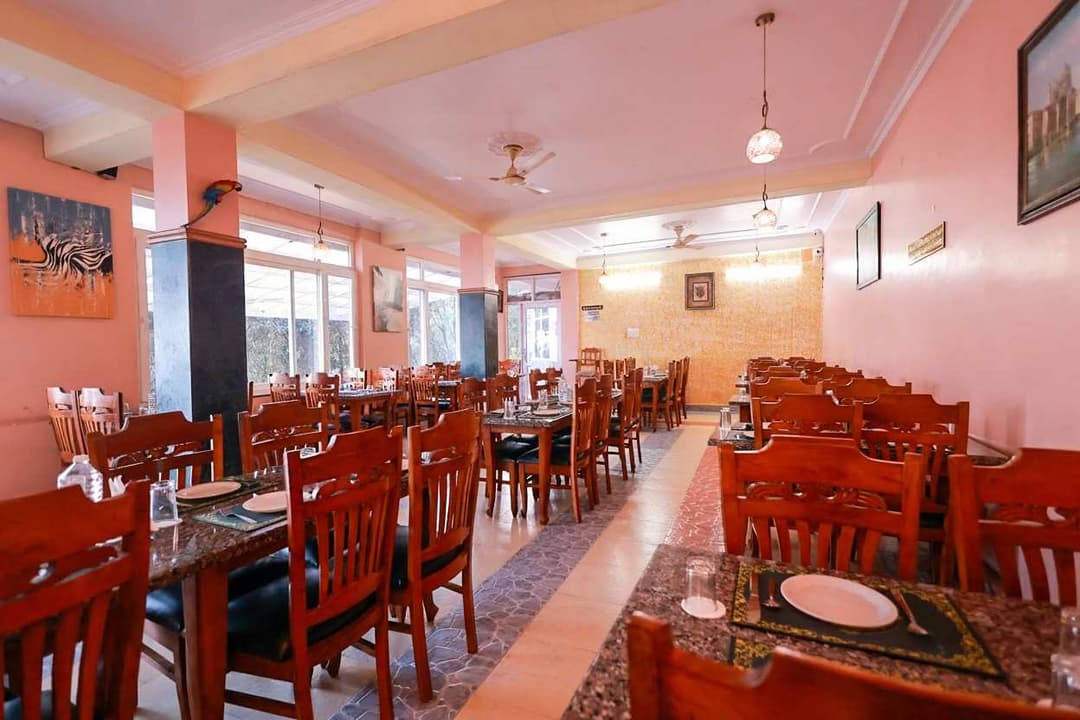 Restaurants in Lansdowne – Blue Pine Resort